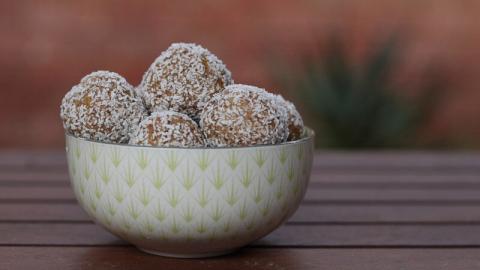 Choc peanut energy bites | Open Arms